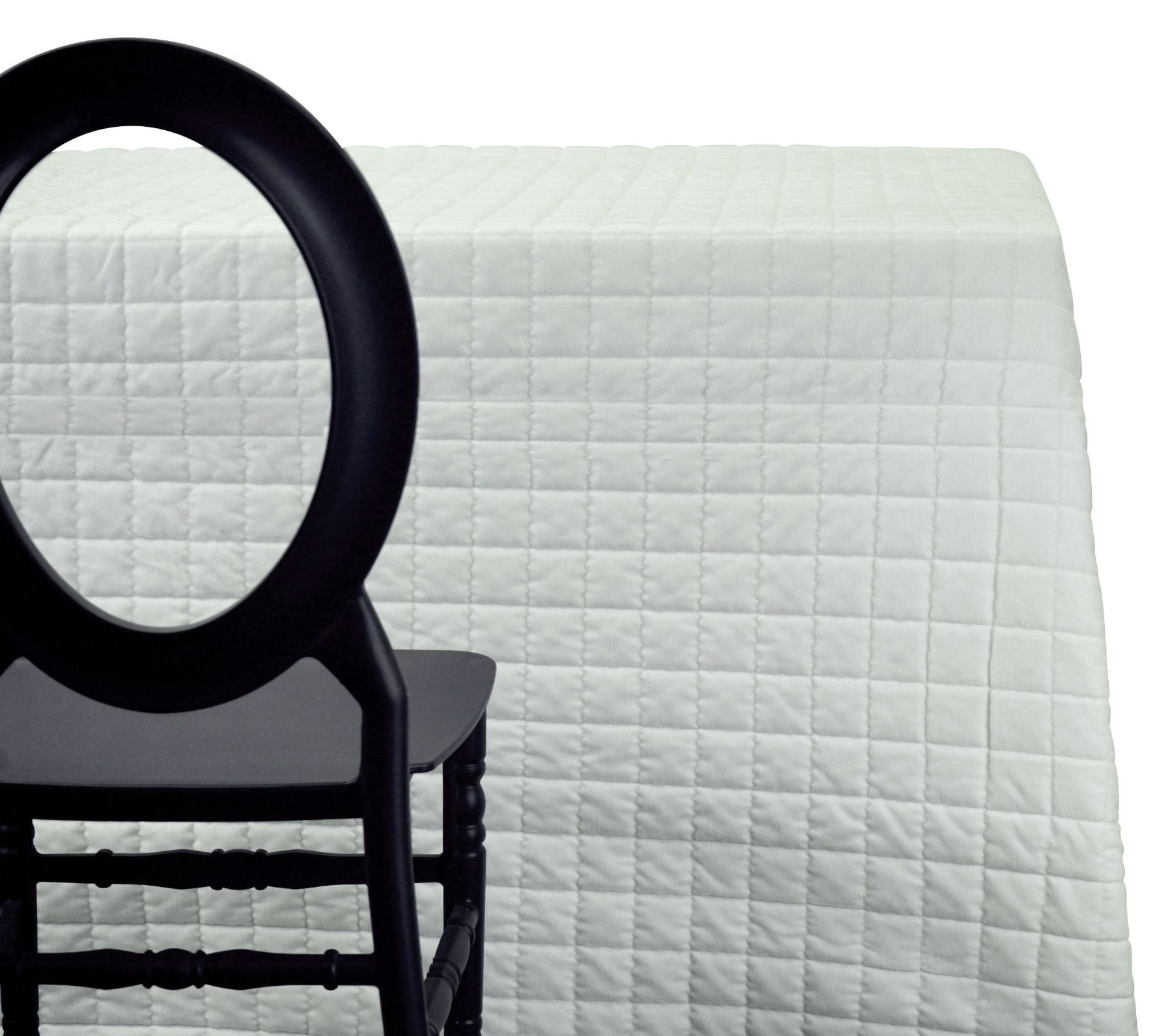 Amina White – Table Linen